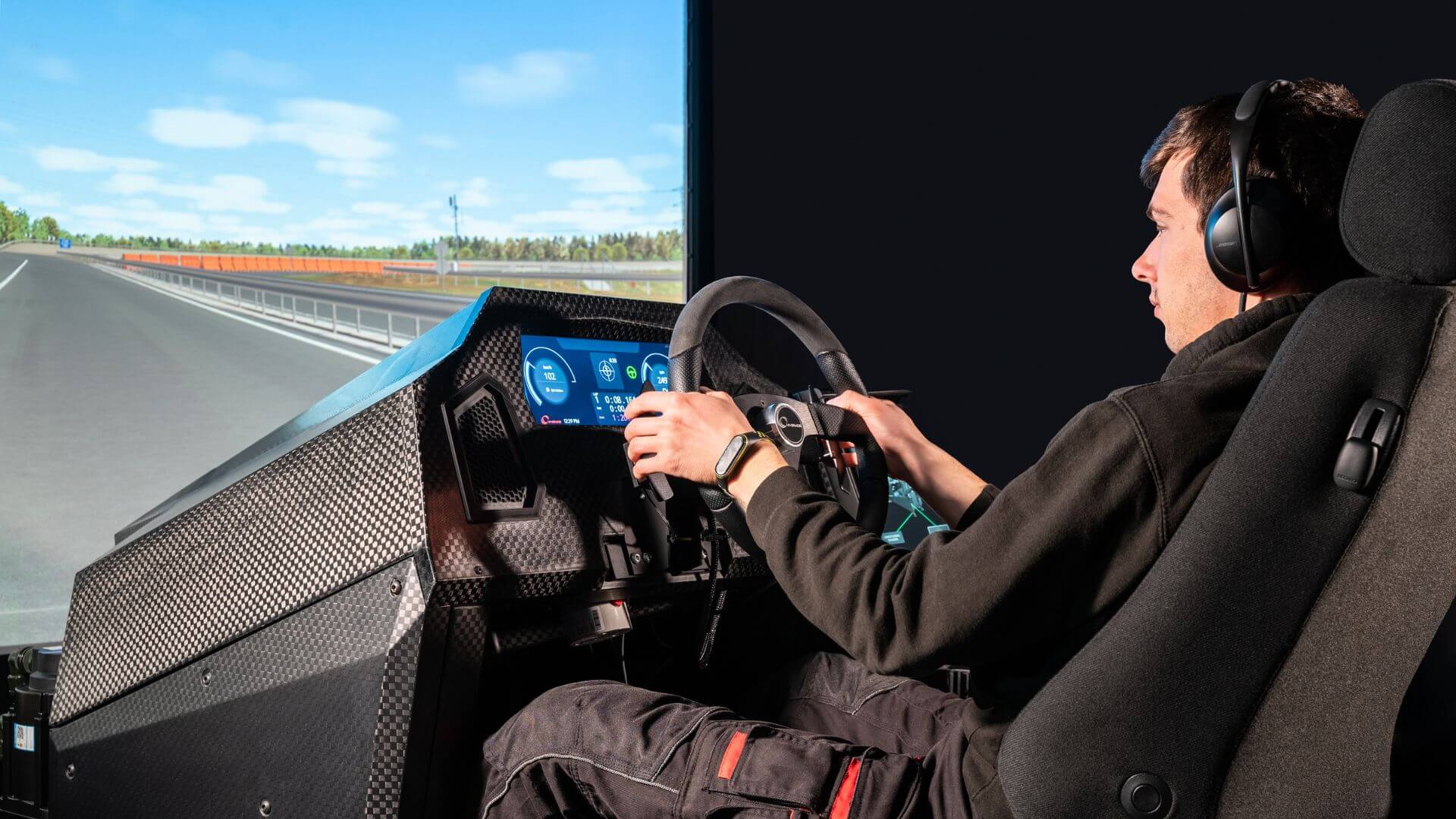 Bentley's New Dynamic Driving Simulator Reduces Carbon Emissions ...