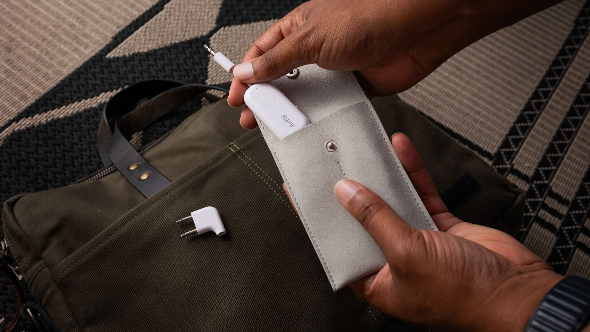 Five Essential Gadgets for Modern Travelers - LUXUO Thailand