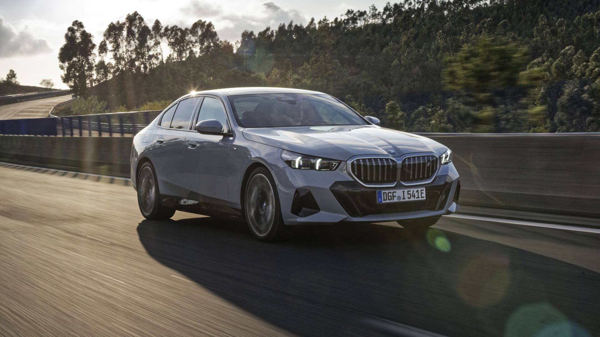 New Car Choices to Start Your New Year - LUXUO Thailand